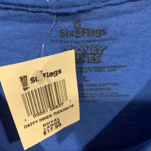 Six Flags | Shirts | Six Flags Looney Tunes Mens Tee Shirt | Poshmark